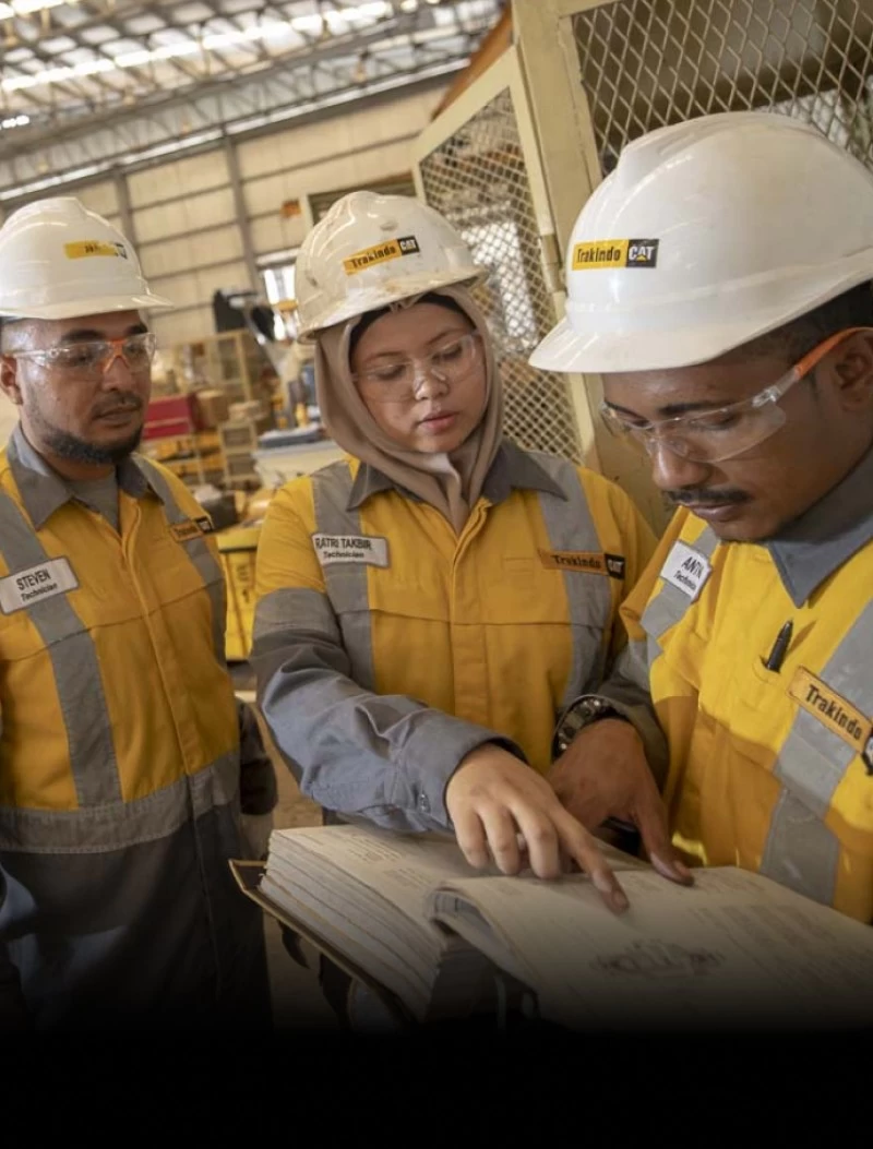 Logotipo De Trakindo Cdr Ferdy Y Djoendjoenan Section Head Business